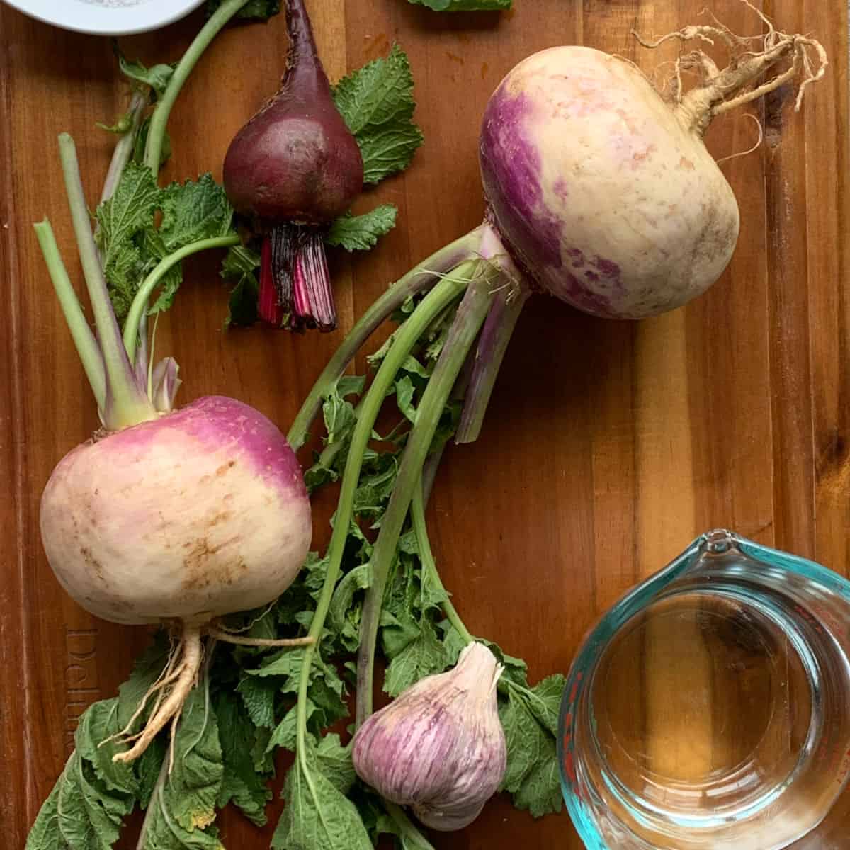 Middle Eastern Rosy-Pink Pickled Turnips - Cafe Osharak
