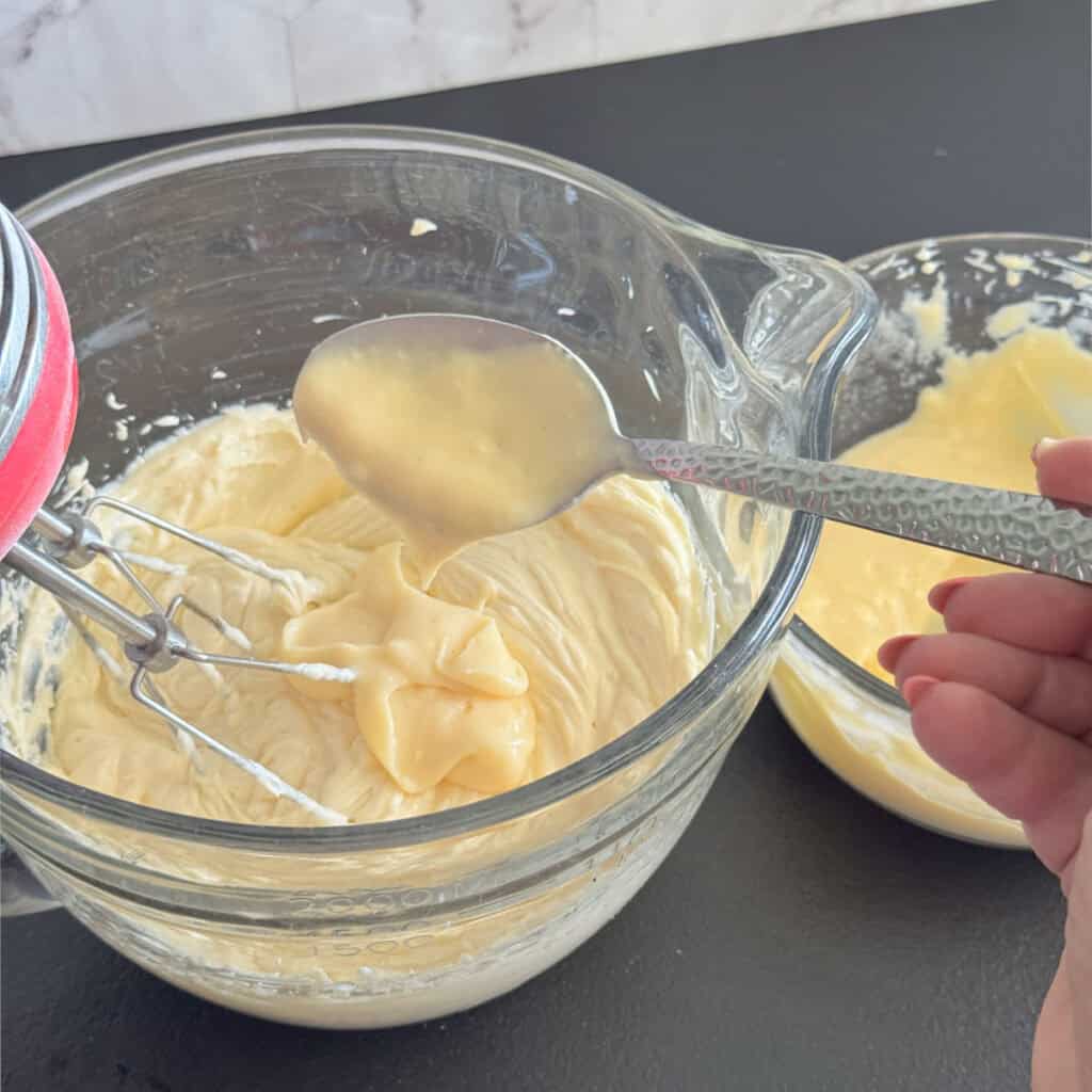 Mousseline Cream Recipe (Crème Mousseline) – The Baker’s Guide