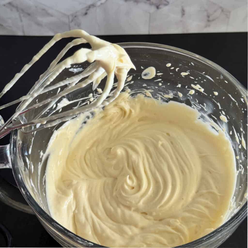 Mousseline Cream Recipe (Crème Mousseline) – The Baker’s Guide
